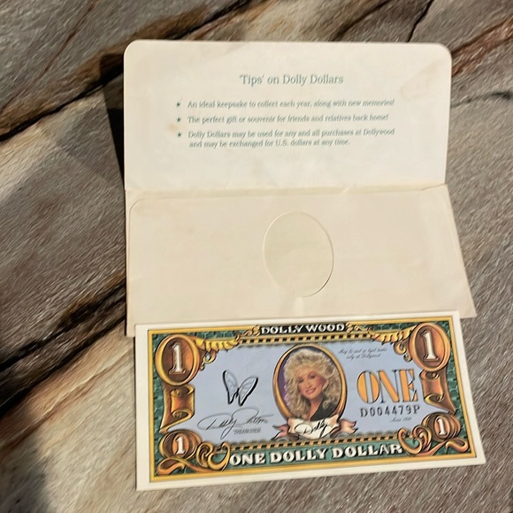 Dollywood | Other | Vintage 991 Dollywood Dolly Dollar 1 Uncirculated ...